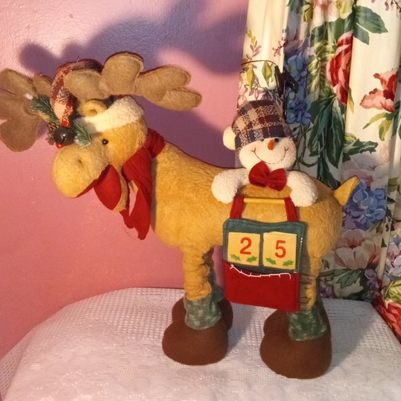 Holiday | Christmas 16 Reindeer A His Friend Anouncing The 223 Coming ...